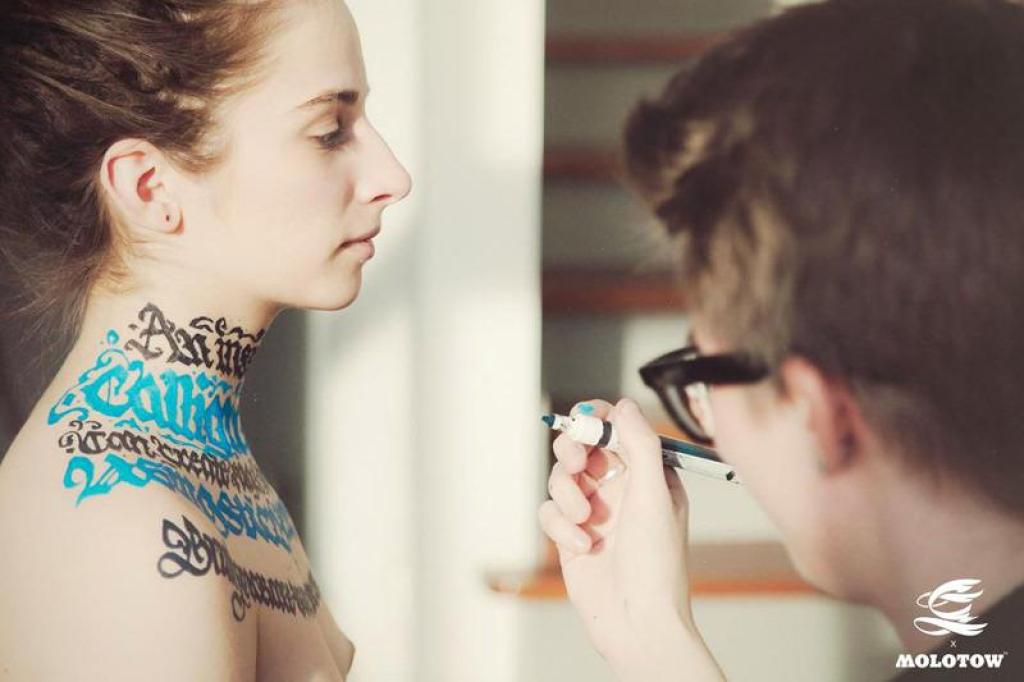 Calligraphy on Girls by Pokras Lampas | Looks Like Good Design